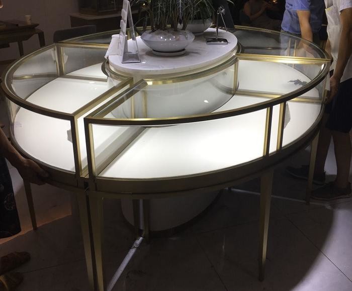Shop Middle Island Round Jewelry Display Fixtures Custom Golden SS ...