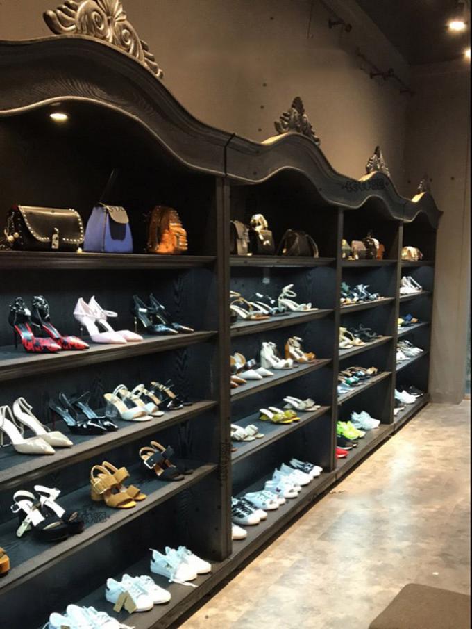 Unique Design Shoe Display Shelves Footwear Display Racks Nostalgic Style