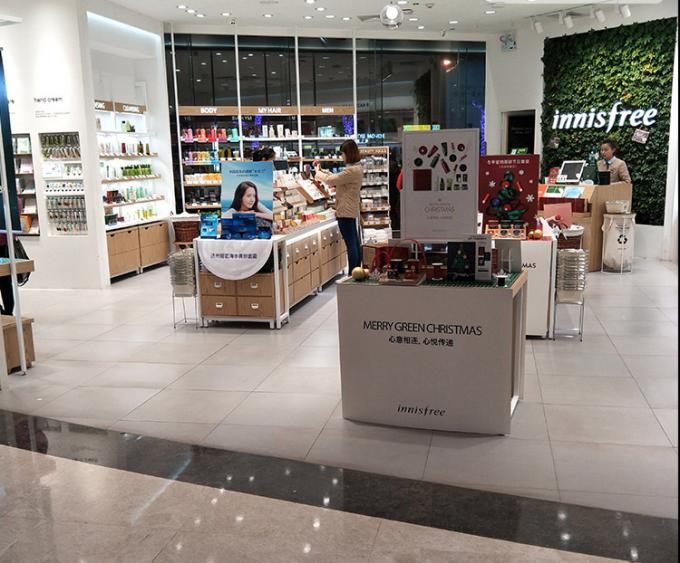 Simple Design Beauty Product Display Units / Skin Care Kiosk Floor Standing